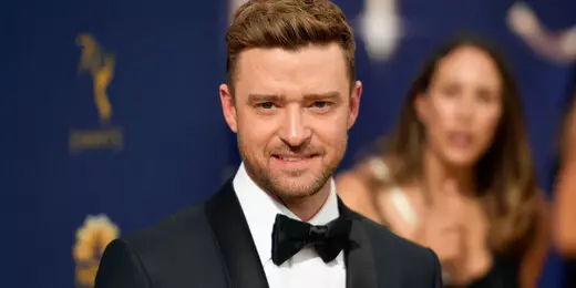 Justin Timberlake auai i le 70th Emmy Awards