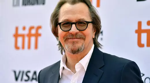 Gary Oldman ni aṣọ ni TIFF