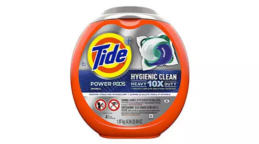 Tide Hygienic Clean pod case sa orange at asul sa puting background