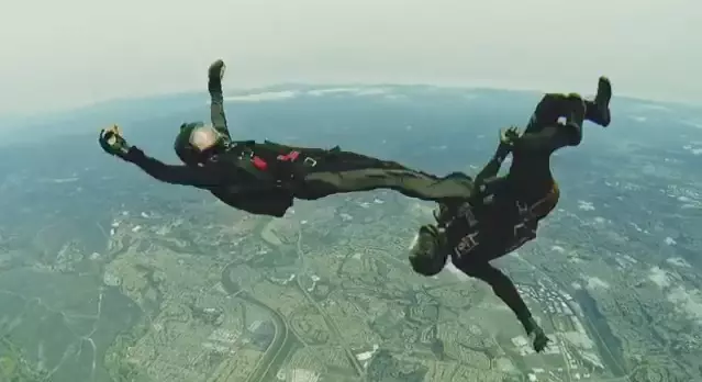 Kontak Penuh Skydiving 20566_2