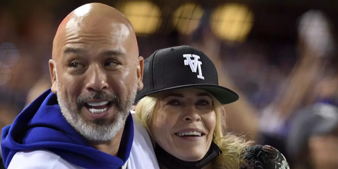 Chelsea Handler e Jo Koy provam que os melhores relacionamentos começam na amizade