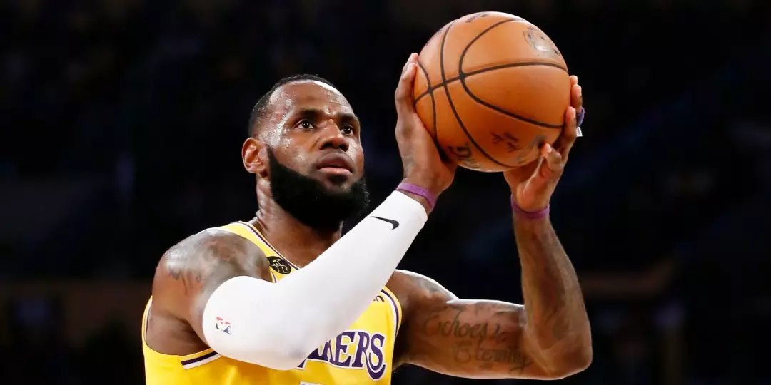 Llene el vacío deportivo con la transmisión gratuita de juegos anteriores de la NBA, la NFL y la MLB