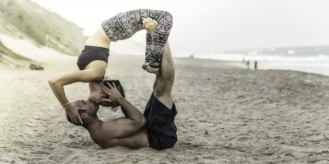 Yogadan ilhomlangan jinsiy aloqa pozitsiyalari