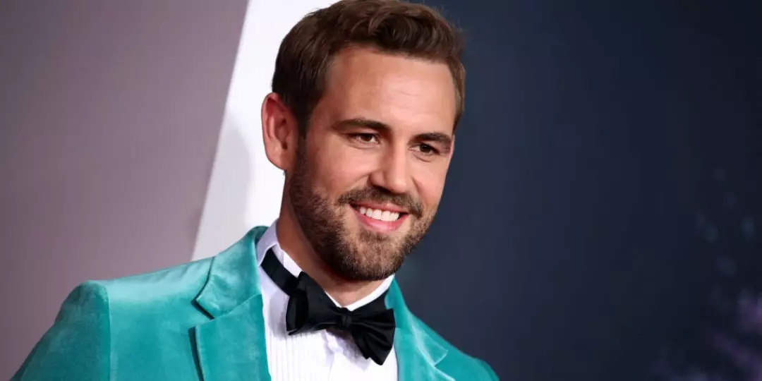 'Shahada' Alum Nick Viall Anashiriki Ukweli wa Uaminifu juu ya Kujua Thamani Yako Wakati wa Kuchumbiana