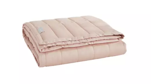 مٽي گلابي رنگ ۾ Casper Weighted Blanket