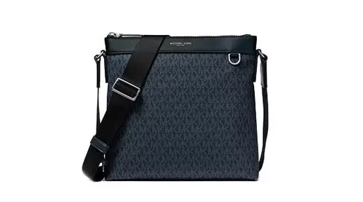 UMichael Kors Greyson ILogo Simahla Akukho mlinganiselo Ipapashwe ngu- Messenger Bag